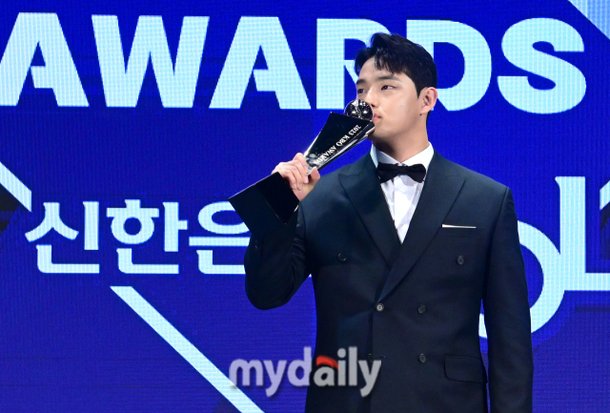 "내가 들고 있는 트로피, 네가 들고 있으면…" 한화 160km 파이어볼러, MVP 대관식? 꿈 아니다[MD소공동] : 네이트 스포츠