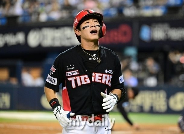 "GG 못 받을만한 성적은 아닌데, (오)지환이 형이…" KIA 28세 수비왕의 꿈이 이뤄질까, 간절하다 : 네이트 스포츠