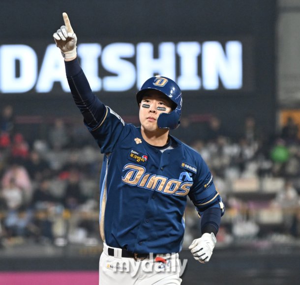 이정후 떠나면 KBO 현역 통산타율 1위인데…정작 GG가 없다? 33세 '비운의 사나이' 되나 : 네이트 스포츠