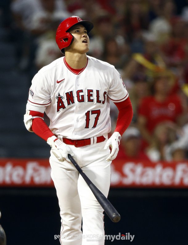 패닉? 오히려 '해피엔딩' 됐다! 160km 파이어볼러, 오타니에 '17번' 양보…RYU 달았던 99번 부활한다 : 네이트 스포츠