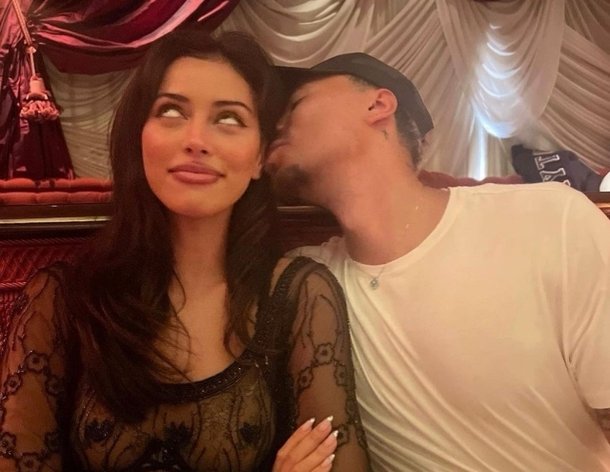 여친의 '키스 마크'자랑한 에버턴 MF…EPL복귀 '파란불'→'애정전선'도 쾌청→Happy X-mas : 네이트 스포츠