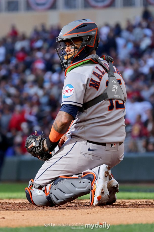 '휴스턴 WS 우승 견인' ML 13년차 베테랑 포수, KBO 'MVP'와 호흡 맞춘다…"화이트삭스와 1년+옵션" 계약 : 네이트 스포츠