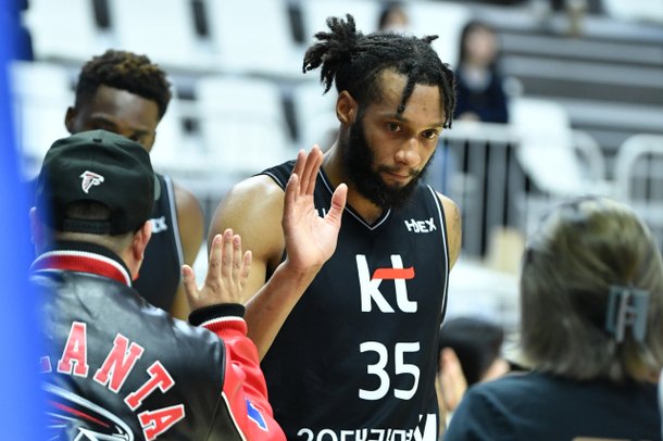 KT 배스, 프로농구 3라운드 MVP 선정 : 네이트 스포츠