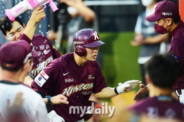 KBO 25세 최고 2루수가 야구혁명에 대처하는 자세…3년만에 40도루? ML 미리 경험 '절호의 기회' : 네이트 스포츠
