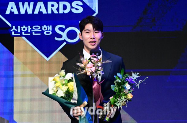 KBO 25세 최고 중앙내야수 ML행 예약…이젠 홍원기 디시전 주목, 2루수or유격수 '어디로 갈까' : 네이트 스포츠