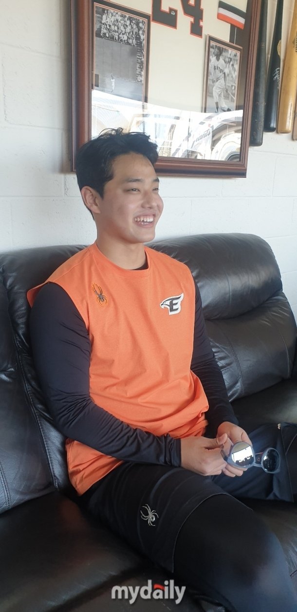 "류현진 선배님, 조언 듣지 않아도…" 한화 160km 파이어볼러도 간절하다, RYU·MOON '합체'[MD멜버른] : 네이트 스포츠