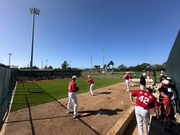 SSG, '최첨단 장비' 활용해 2024시즌 대비한다…'피치클락·ABS' 적응 중 : 네이트 스포츠