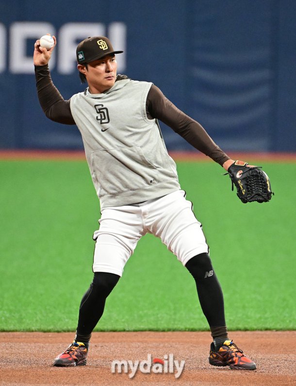 '유격수+5번 타자' 김하성, 중심타선 배치…'160km 괴물' 문동주 2이닝 예정+노시환 4번 출격 [MD고척] : 네이트 스포츠