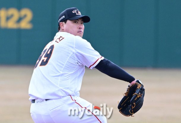 "겨룰 수 있는 것만으로 영광"…KBO 최초 3년 연속 20QS 주인공과 RYU의 경쟁, 기대 만발 [MD소공동] : 네이트 스포츠