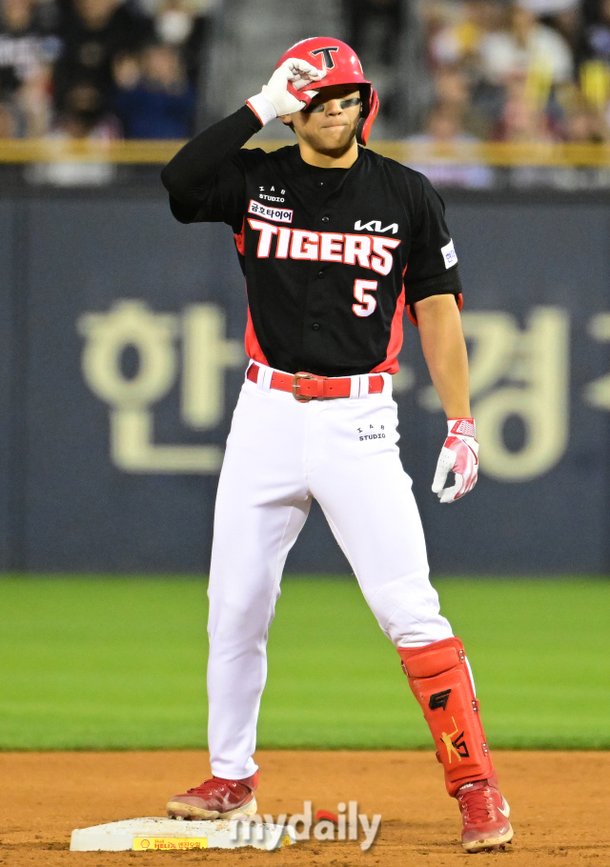 'KBO 최초' 월간 10-10클럽 김도영-'4승 ERA 1.47' 네일…투·타 WAR 1위 질주, KIA가 선두를 달리는 이유 : 네이트 스포츠