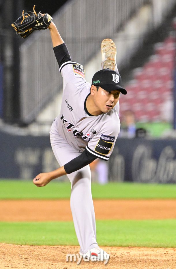 [MD포토] KT 성재현 '7회부터 내가 책임진다' : 네이트 스포츠