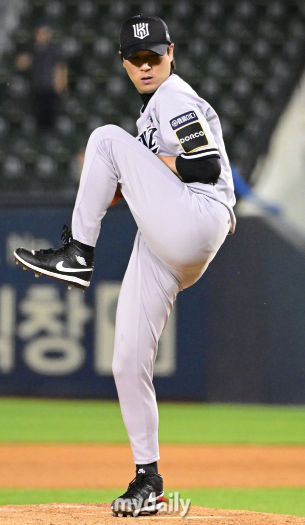 [MD포토] KT 우규민 '깔끔한 와인드업' : 네이트 스포츠