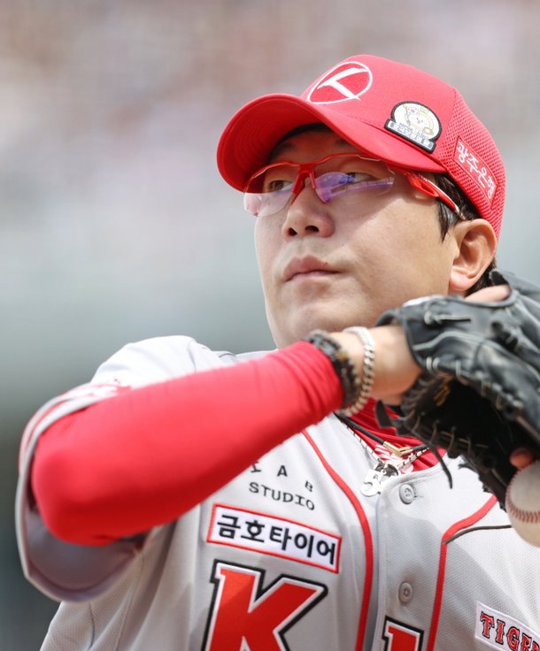 "어떻게든 분위기 반전시켜야겠다"…KBO 역대 2번째 '2000K' 위업보다, 연패 탈출에 집중했던 대투수의 '책임감' [MD광주] : 네이트 스포츠