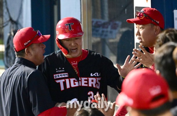 이승엽 넘은 KIA 타격장인은 웃었고 박용택 넘은 KBO 홈런 1위는 좌절했다…야구의 신은 1명만 살렸다[MD인천] : 네이트 스포츠