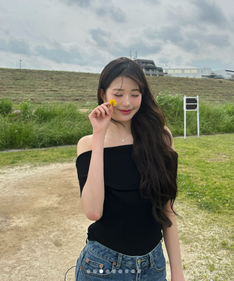 '173cm' 장원영, 다리길이 또 줄였을까…봐도봐도 쇼킹한 비율 : 네이트 연예