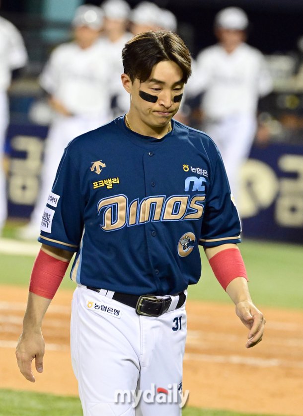 KBO NO.1 안타머신의 2024년은 끝인 줄 알았는데…다시 방망이 잡았다? 이것이 마지막 자존심 : 네이트 스포츠