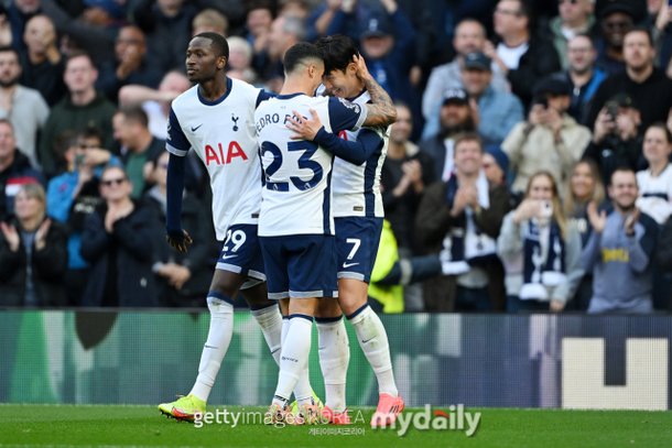 '손흥민 자책골 유도-시즌 3호골-골대 강타' 토트넘, 웨스트햄 4-1 대파…EPL 6위 도약 : 네이트 스포츠