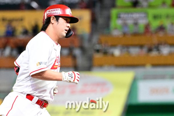 "6일 계약 후 발표할 예정이다"…최정 FA 시장 나온다, SSG와 세 번째 FA 계약 근접 : 네이트 스포츠