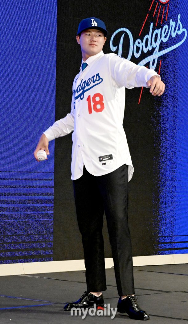 36⅔이닝→68K 27BB "코리안 특급과 비교돼" 구위는 합격! 158km 한국인 우완, LAD 유망주 랭킹 13위 : 네이트 스포츠