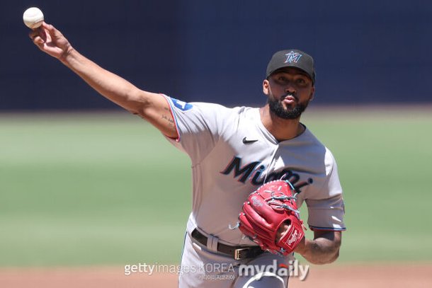 복귀전 159.8km 미쳤다, ML 55승 사이영상&100패 팀 에이스 컴백…美 경악 "아무도 159km 도달 못했는데" : 네이트 스포츠
