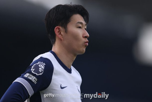 '토트넘 역사상 최고 미드필더가 선정' 토트넘 역대 베스트11…EPL 70-70 대기록 손흥민이 없다 : 네이트 스포츠