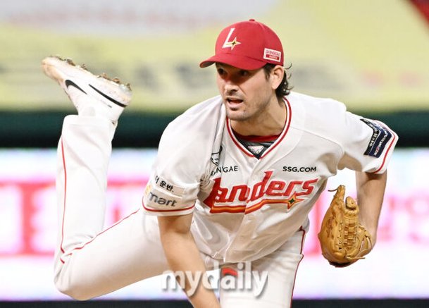 '157km K머신 vs 110순위의 기적+ SSG-KT 선발 라인업 발표…화이트 햄스트링 부상으로 귀국 예정 [MD오키나와] : 네이트 스포츠