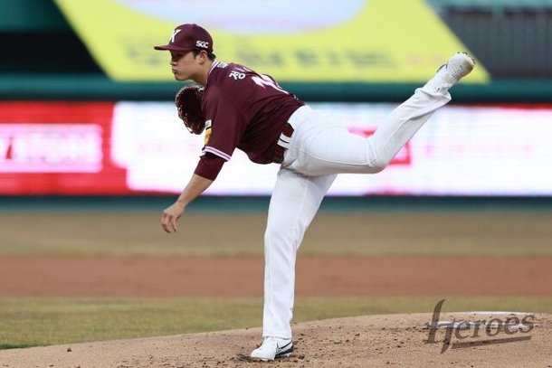 "(정)현우 포크볼 좋다, 신인 같지 않다" KBO 1순위 특급신인의 실체…바로 뒤에서 본 2루수 '감탄'[MD인천] : 네이트 스포츠