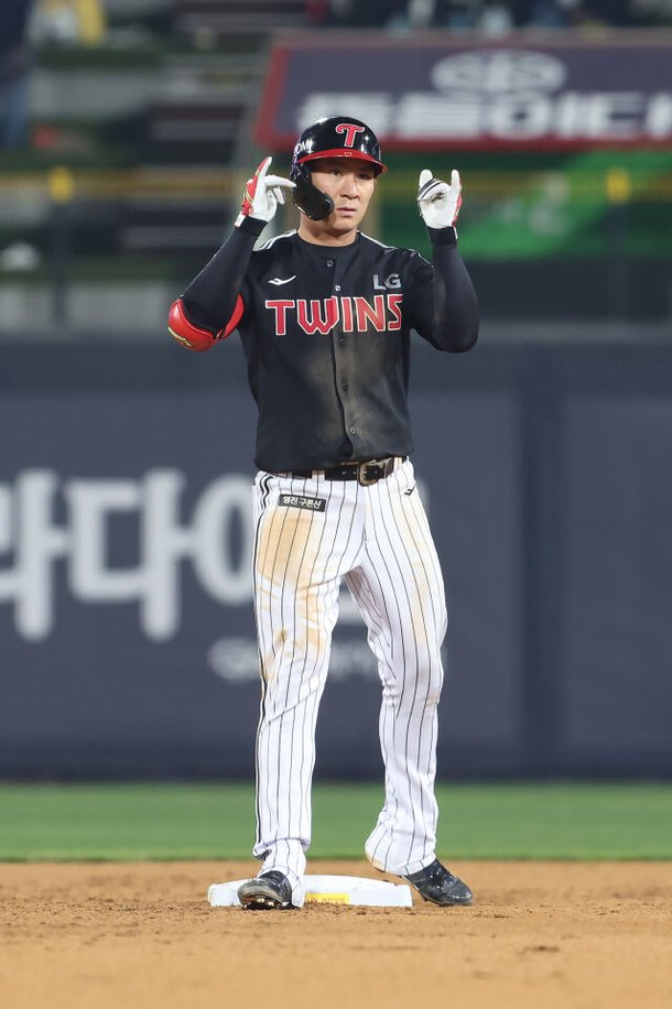 '오지환이 지배했다' 4안타 맹타+폭풍 주루→치리노스 QS…LG, SSG 5연패 안겼다 [MD인천] : 네이트 스포츠