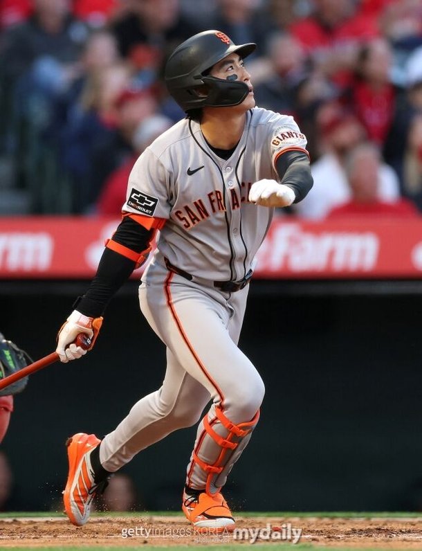 불운 연속→무안타 침묵했지만…'기대타율 0.870' 안타 훔친 이정후의 미친 호수비! ML 262승 레전드 '감탄' : 네이트 스포츠