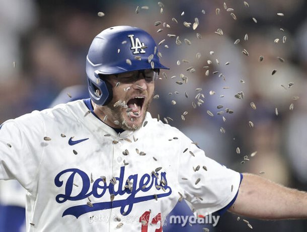 KBO 구단 오퍼 받았던 '204홈런' LAD 주전 3루수…하지만 "한국에 가고싶지 않았다" 신의 한 수였던 '거절' : 네이트 스포츠