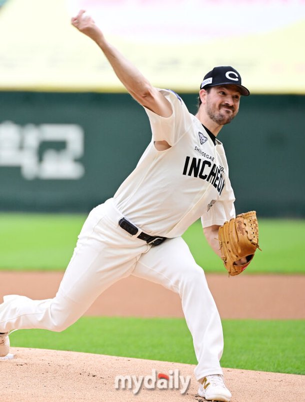 [MD포토] SSG 선발 앤더슨 '힘찬 역투' : 네이트 스포츠