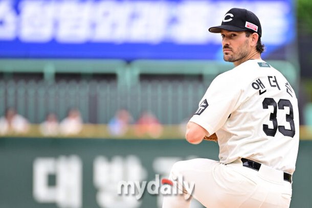 [MD포토] SSG 선발 앤더슨 '신중한 눈빛' : 네이트 스포츠