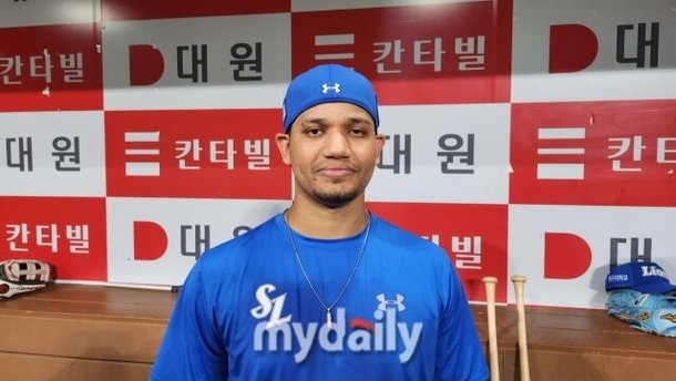 단추 풀고 섹시하게 155km 쾅! 가라비토의 한국 데뷔 소감은? "삼성팬들 응원 감사해" [MD고척] : 네이트 스포츠