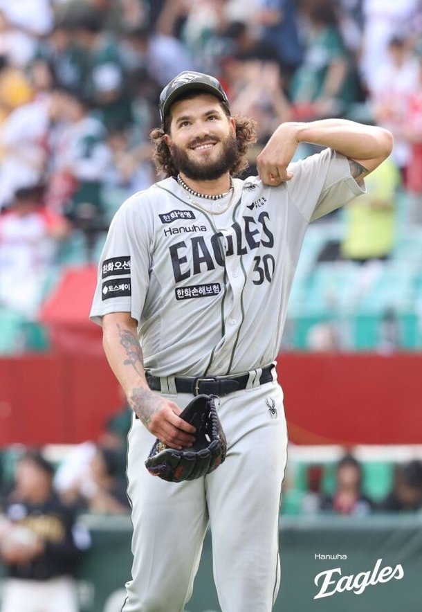 "폰세 공략법 좀 알려주세요" 타율 0.122에 21K·2승 헌납…KBO NO.1 에이스, 9개구단은 솔직히 막막하다[MD고척] : 네이트 스포츠