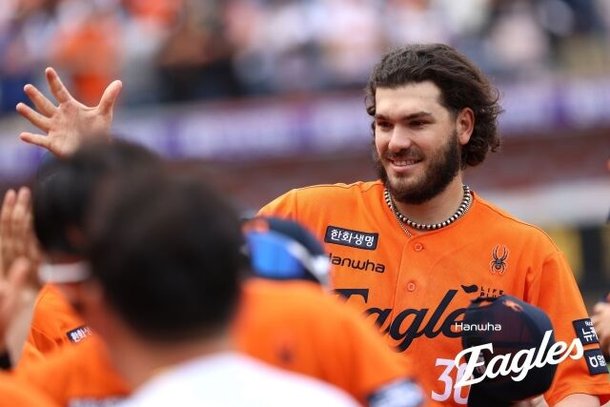 "폰세한테 나쁜 말 많이 알려줘, 한국 드라마에 빠져서…" 한화 문동주 유쾌한 폭로, KBO 최고에이스의 사생활[MD대전] : 네이트 스포츠