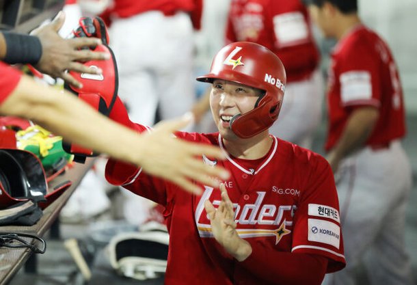 '18년 만에 류김대전' 류현진 5실점 충격 강판, 김광현 150km QS 완승…SSG 13안타 대폭발, 회장님 오신 한화 제압 [MD대전] : 네이트 스포츠