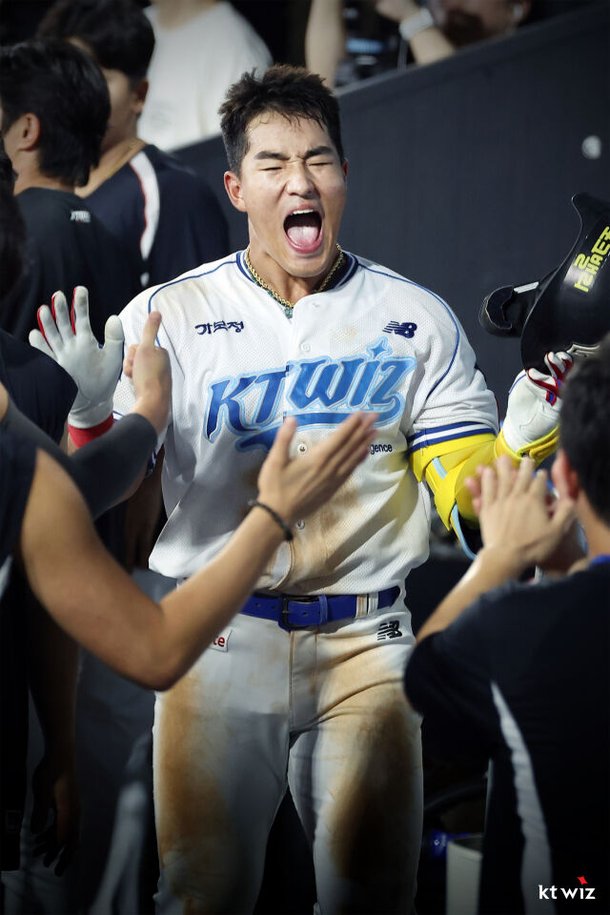 '괴력의 터미네이터' 안현민 VS '13승 무패 에이스' 폰세 대격돌…KBO 7월 MVP 후보 7명 공개 : 네이트 스포츠