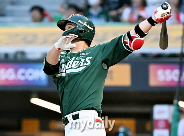 최정 25일 만에 터졌다, KKKKK 와이스 상대 선제 투런포 폭발→시즌 15호포…KBO 510번째 홈런 쏘아 올리다 [MD대전] : 네이트 스포츠