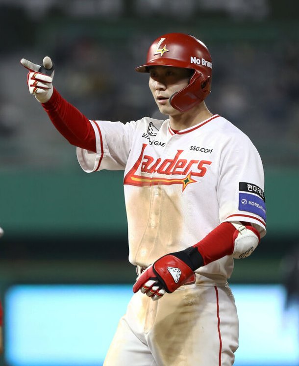 "절박하다" SSG 이 선수는 어떻게 감독 마음잡았나…타율 .151→.341 반등, 이런 백업 없다 "하고 싶은 거 하자" : 네이트 스포츠