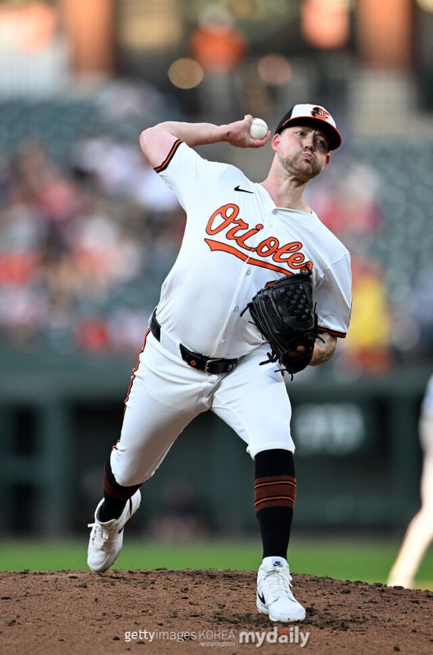 438일 만에 복귀전인데, 157km KKKKKKKKKK 미쳤다…돌아온 18승 투수 감격 "힘들었는데, 감정이 북받친다" : 네이트 스포츠