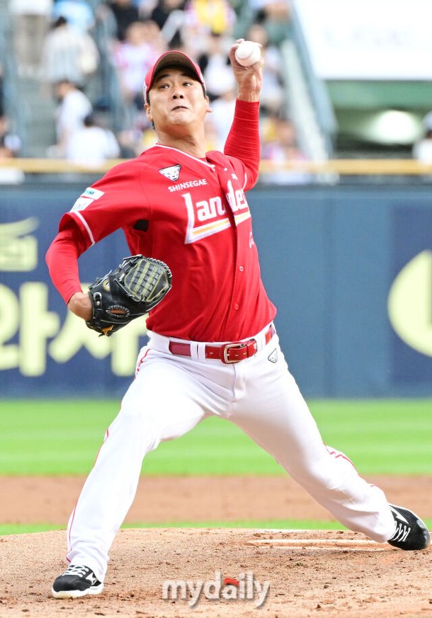 [MD포토] SSG 선발 김광현 '2000탈살진 가자' : 네이트 스포츠