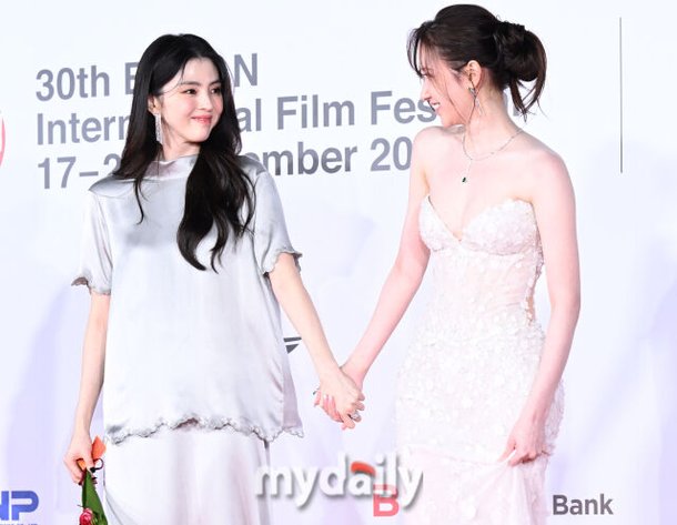 '프로젝트 Y' 한소희·전종서 "여성 투톱물 귀해, 대본 이상의 케미" [30th BIFF] : 네이트 연예