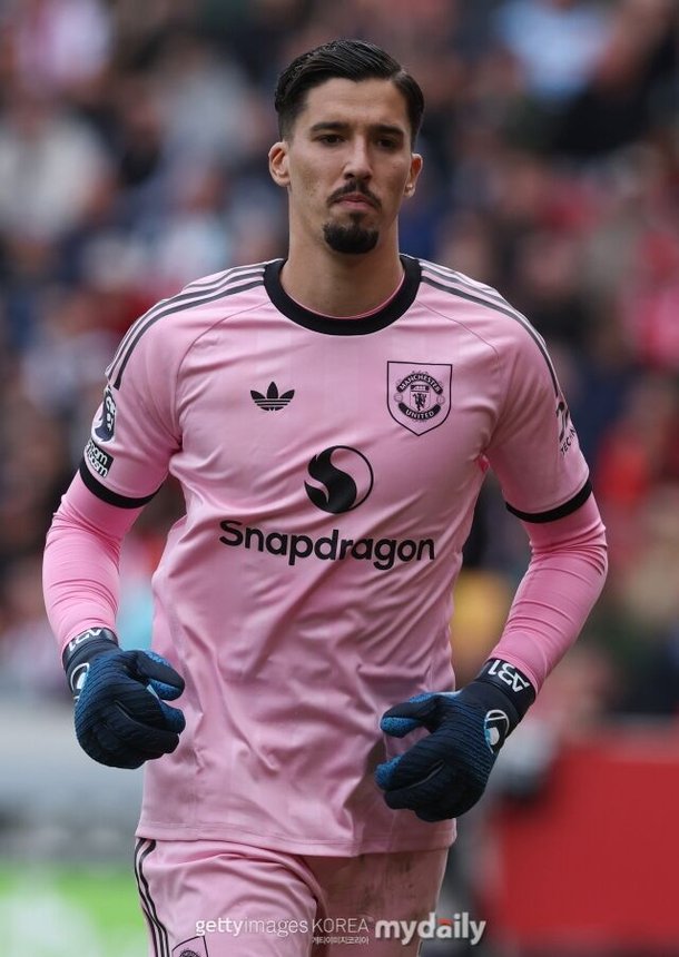 알고 보니 제2의 오나나? 맨체스터 유나이티드 '백업 GK' EPL 6G 11실점…리그 최저 선방률 기록! : 네이트 스포츠