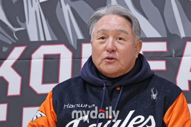 김경문 잠실 KS 흑역사가 또…패패패패패패패패패패패, 20년간 안 깨지는 지독한 징크스, 류현진만 믿는다[MD잠실 KS1] : 네이트 스포츠