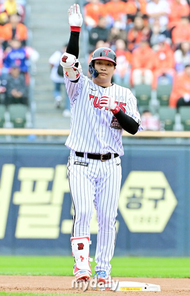 "노시환, 나보다 훨씬 뛰어난 타자…저 선수만큼 치면 좋겠다" LG 문보경 겸손, 문동주 154km 포심에 2루타 쳤으면서[MD잠실 KS1] : 네이트 스포츠