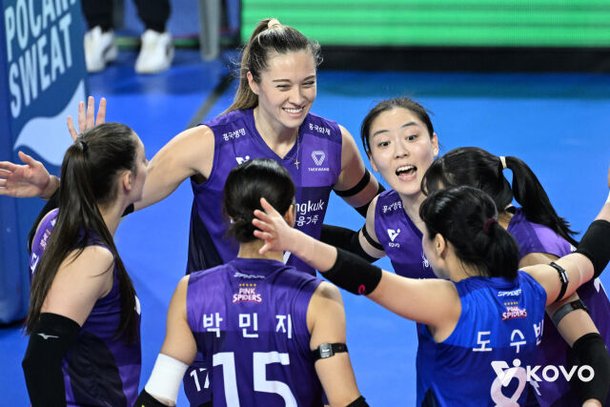 레베카 펄펄 날았다, 개인 최다 34득점 폭발…흥국생명 4연패 탈출, IBK 또또 부상 악몽에 울었다 [MD화성] : 네이트 스포츠