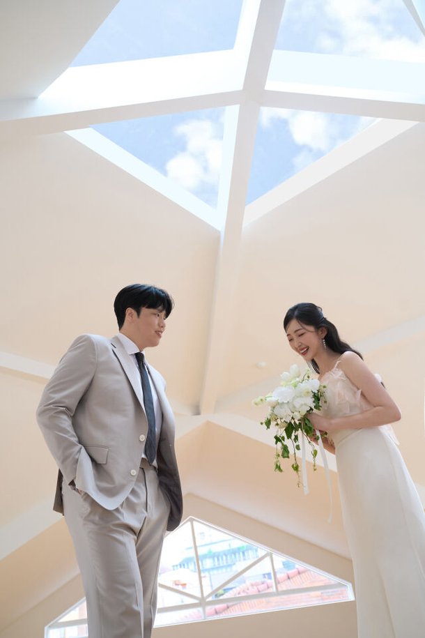 '영어학원에서 첫 만남' SSG 인사팀 강다솔 파트너, 내년 1월 3일 결혼한다 "함께하며 느꼈던 행복함 잊지 않겠다 ...