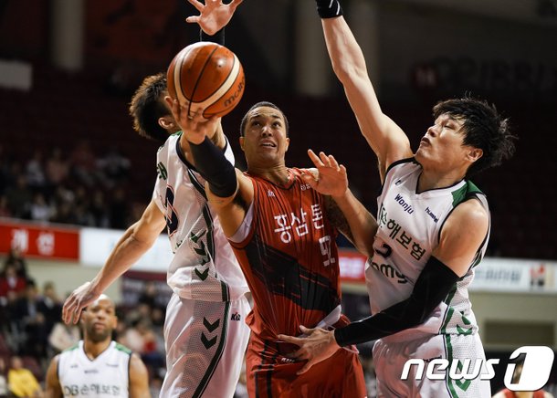 KGC, 벼랑 끝서 DB 꺾고 2연승…6강 PO 희망 살려 : 네이트 스포츠