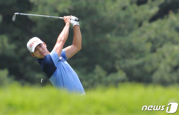 홍순상, KEB하나은행 인비테이셔널 3R 단독 선두 유지 : 네이트 스포츠
