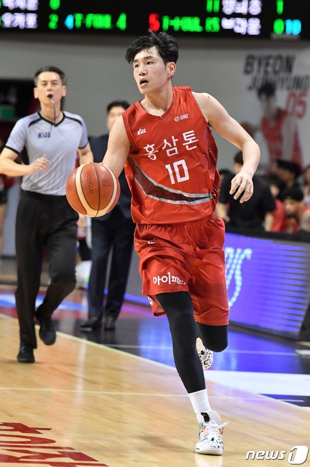 '문성곤 3점슛 5방' KGC, KT 꺾고 4연승…공동 선두 점프 : 네이트 스포츠